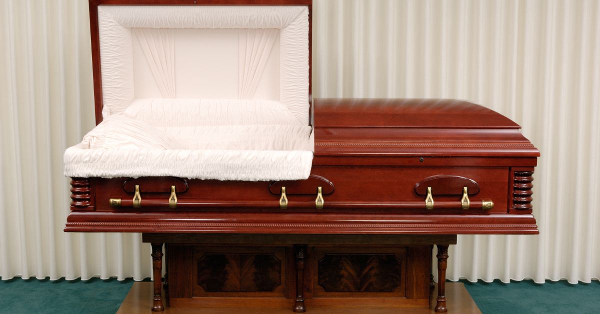 Guide To Choosing a Casket: What You Should Know